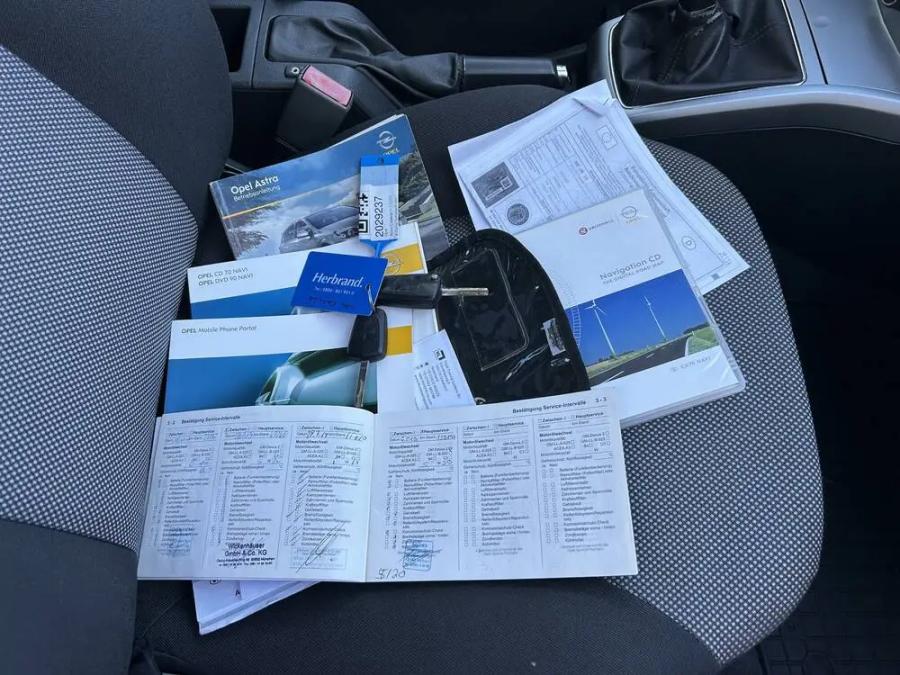 Pelēks Opel Astra 2009 Limbaži, ar dzinēja tilpumu 1.70 L un nobraukumu 218 tūkst. km par 3350 €, foto 11 vietnē AUTOMOTO.COM.LV