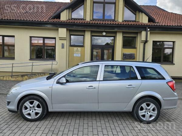 Pelēks Opel Astra 2009 Liepāja, ar dzinēja tilpumu 1.70 L un nobraukumu 282 tūkst. km par 1750 €, foto 4 vietnē AUTOMOTO.COM.LV