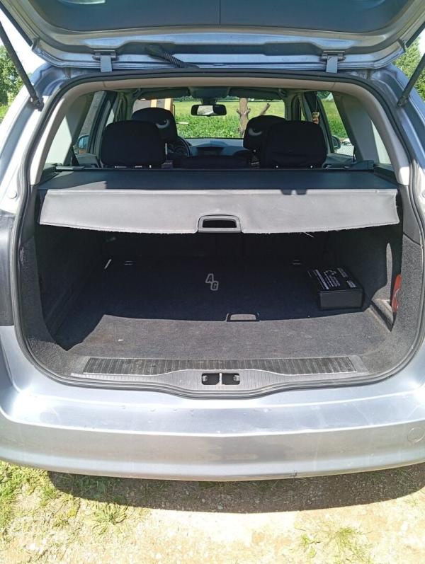 Grey Opel Astra 2009 in Vilnius, with an engine capacity of 1.30 L and mileage of 258 thousand km for 2600 €, photo 4 on AUTOMOTO.COM.LV