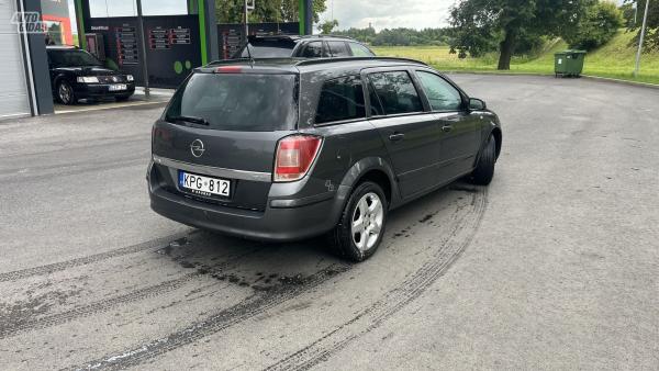 Pelēks Opel Astra 2009 Viļņa, ar dzinēja tilpumu 1.70 L un nobraukumu 280 tūkst. km par 1650 €, foto 6 vietnē AUTOMOTO.COM.LV