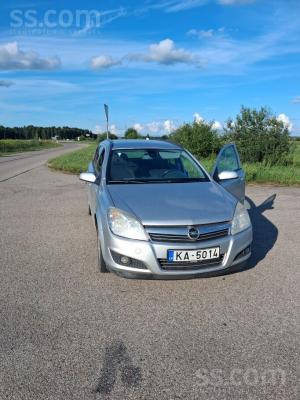 Grey Opel Astra 2009 in Riga, with an engine capacity of 1.70 L and mileage of 358 thousand km for 1200 €, photo  on AUTOMOTO.COM.LV