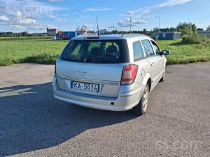 Grey Opel Astra 2009 in Riga, with an engine capacity of 1.70 L and mileage of 358 thousand km for 1200 €, photo 3 on AUTOMOTO.COM.LV