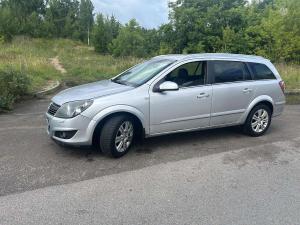 Pelēks Opel Astra 2009 Viļņa, ar dzinēja tilpumu 1.90 L un nobraukumu 300 tūkst. km par 1300 €, foto  vietnē AUTOMOTO.COM.LV