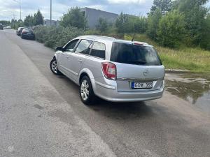 Pelēks Opel Astra 2009 Viļņa, ar dzinēja tilpumu 1.90 L un nobraukumu 300 tūkst. km par 1300 €, foto 5 vietnē AUTOMOTO.COM.LV