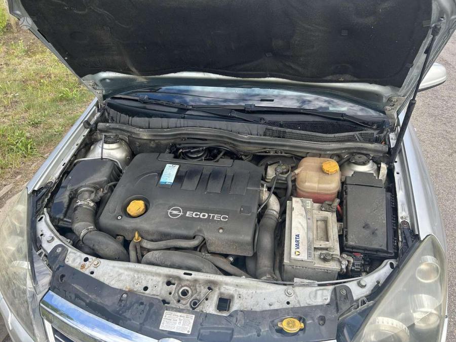 Pelēks Opel Astra 2009 Viļņa, ar dzinēja tilpumu 1.90 L un nobraukumu 300 tūkst. km par 1300 €, foto 9 vietnē AUTOMOTO.COM.LV