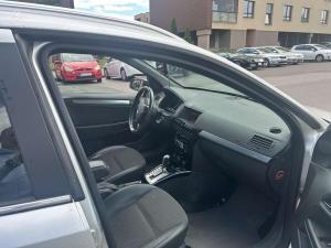 Pelēks Opel Astra 2009 Viļņa, ar dzinēja tilpumu 1.90 L un nobraukumu 300 tūkst. km par 1300 €, foto 12 vietnē AUTOMOTO.COM.LV