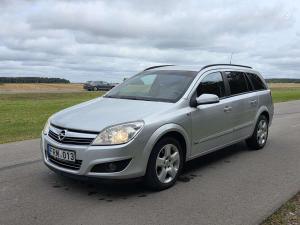 Grey Opel Astra 2009 in Kretinga, with an engine capacity of 1.70 L and mileage of 344 thousand km for 1200 €, photo  on AUTOMOTO.COM.LV