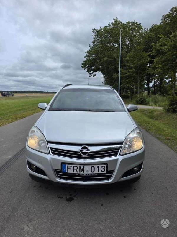 Pelēks Opel Astra 2009 Kretinga, ar dzinēja tilpumu 1.70 L un nobraukumu 344 tūkst. km par 1200 €, foto 3 vietnē AUTOMOTO.COM.LV