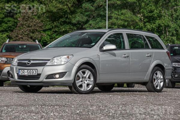 Pelēks Opel Astra 2009 Rīga, ar dzinēja tilpumu 1.60 L un nobraukumu 238 tūkst. km par 2790 €, foto 1 vietnē AUTOMOTO.COM.LV
