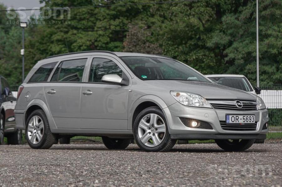 Pelēks Opel Astra 2009 Rīga, ar dzinēja tilpumu 1.60 L un nobraukumu 238 tūkst. km par 2790 €, foto 3 vietnē AUTOMOTO.COM.LV