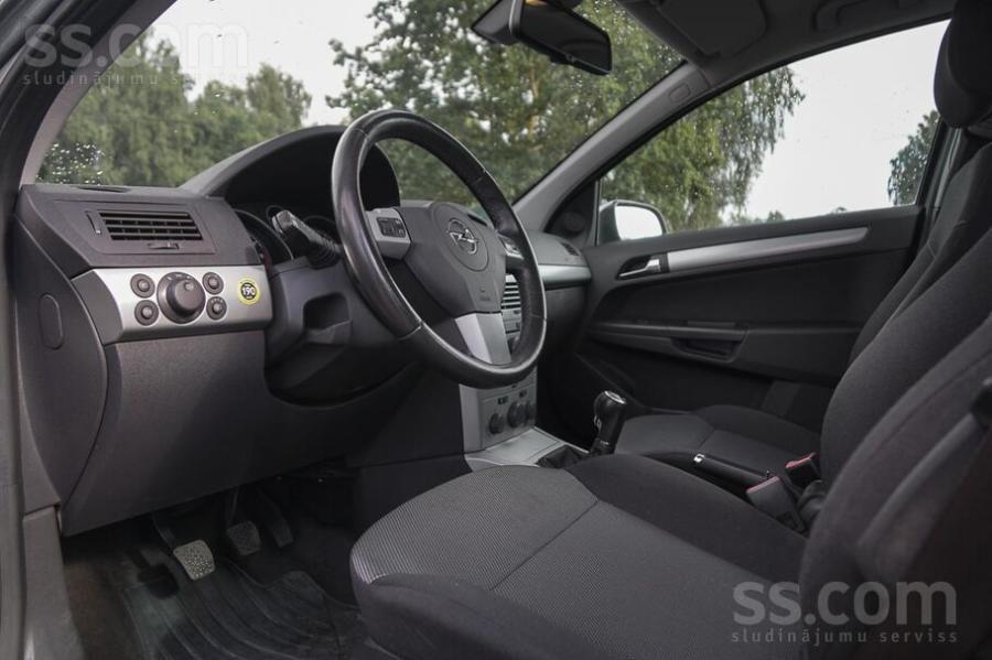 Pelēks Opel Astra 2009 Rīga, ar dzinēja tilpumu 1.60 L un nobraukumu 238 tūkst. km par 2790 €, foto 11 vietnē AUTOMOTO.COM.LV