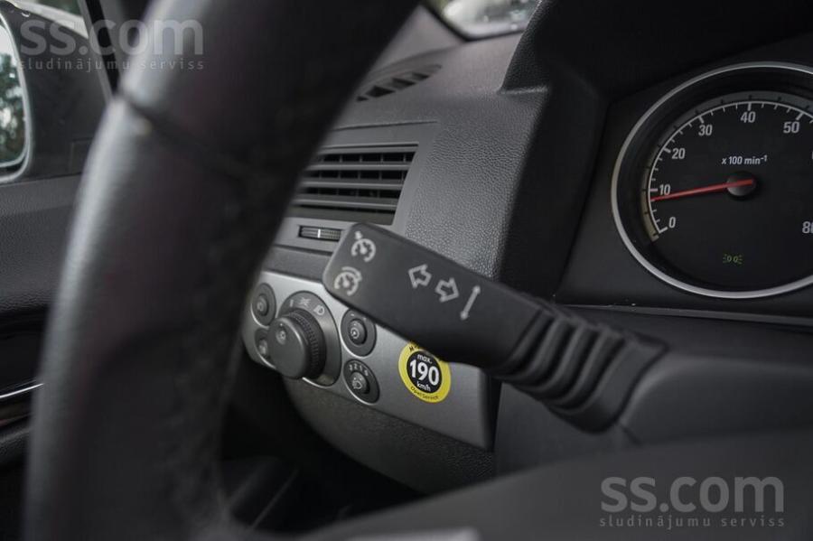 Pelēks Opel Astra 2009 Rīga, ar dzinēja tilpumu 1.60 L un nobraukumu 238 tūkst. km par 2790 €, foto 13 vietnē AUTOMOTO.COM.LV