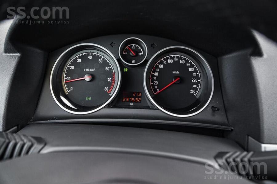 Pelēks Opel Astra 2009 Rīga, ar dzinēja tilpumu 1.60 L un nobraukumu 238 tūkst. km par 2790 €, foto 14 vietnē AUTOMOTO.COM.LV
