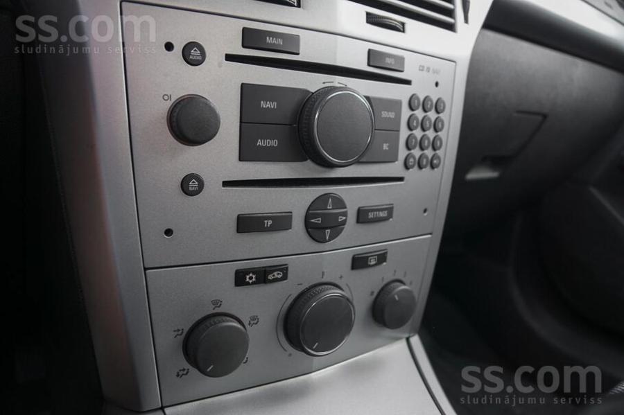Pelēks Opel Astra 2009 Rīga, ar dzinēja tilpumu 1.60 L un nobraukumu 238 tūkst. km par 2790 €, foto 15 vietnē AUTOMOTO.COM.LV