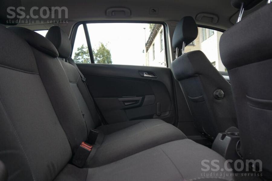 Pelēks Opel Astra 2009 Rīga, ar dzinēja tilpumu 1.60 L un nobraukumu 238 tūkst. km par 2790 €, foto 16 vietnē AUTOMOTO.COM.LV