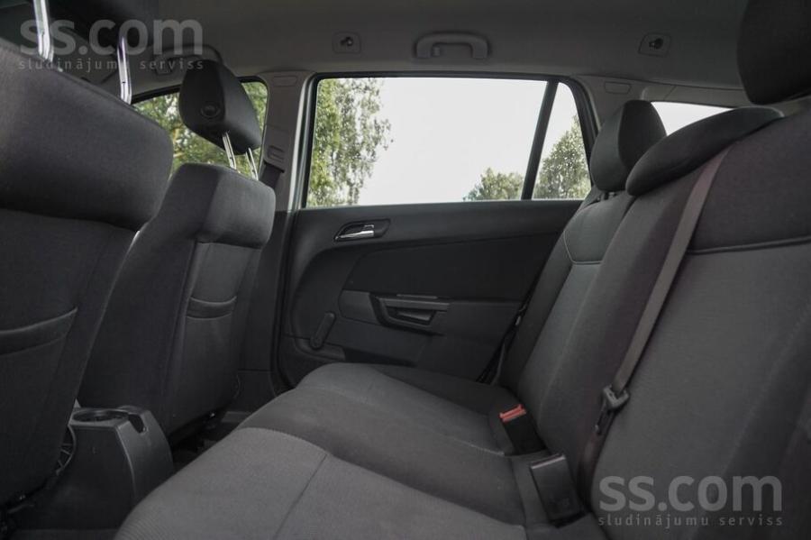 Pelēks Opel Astra 2009 Rīga, ar dzinēja tilpumu 1.60 L un nobraukumu 238 tūkst. km par 2790 €, foto 17 vietnē AUTOMOTO.COM.LV