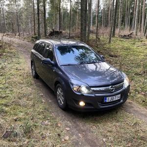 Grey Opel Astra 2010 in Siauliai, with an engine capacity of 1.60 L and mileage of 186 thousand km for 2900 €, photo 7 on AUTOMOTO.COM.LV