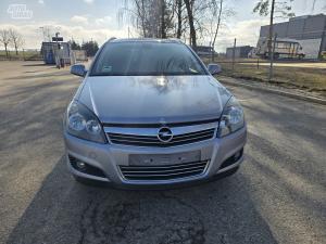 Pelēks Opel Astra 2010 Marijampole, ar dzinēja tilpumu 1.60 L un nobraukumu 172 tūkst. km par 1650 €, foto 2 vietnē AUTOMOTO.COM.LV