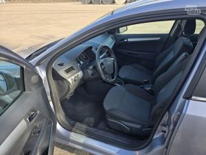 Pelēks Opel Astra 2010 Marijampole, ar dzinēja tilpumu 1.60 L un nobraukumu 172 tūkst. km par 1650 €, foto 10 vietnē AUTOMOTO.COM.LV