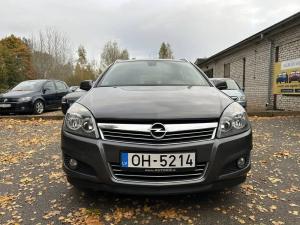 Grey Opel Astra 2010 in Limbazi, with an engine capacity of 1.60 L and mileage of 231 thousand km for 3450 €, photo 3 on AUTOMOTO.COM.LV
