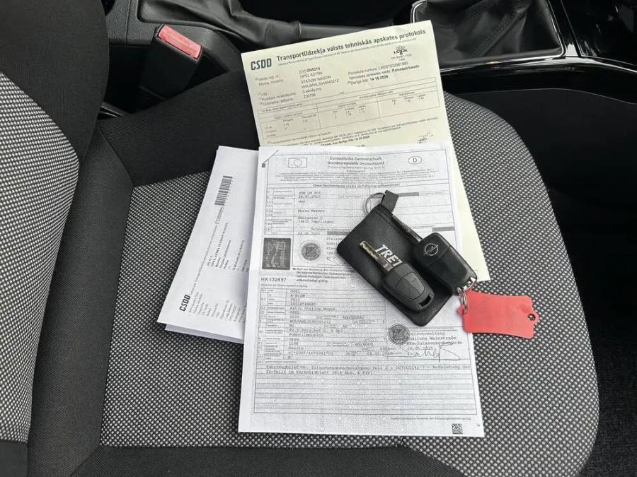 Grey Opel Astra 2010 in Limbazi, with an engine capacity of 1.60 L and mileage of 231 thousand km for 3450 €, photo 11 on AUTOMOTO.COM.LV