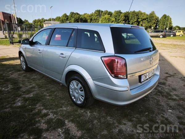 Pelēks Opel Astra 2010 Kuldīga, ar dzinēja tilpumu 1.70 L un nobraukumu 263 tūkst. km par 3490 €, foto 3 vietnē AUTOMOTO.COM.LV