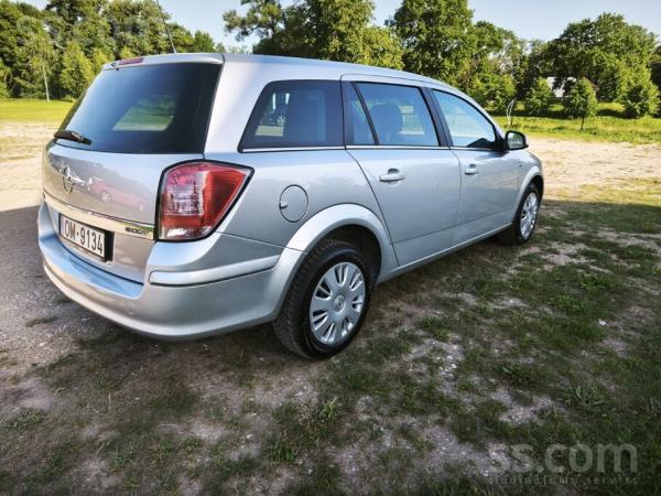 Pelēks Opel Astra 2010 Kuldīga, ar dzinēja tilpumu 1.70 L un nobraukumu 263 tūkst. km par 3490 €, foto 4 vietnē AUTOMOTO.COM.LV