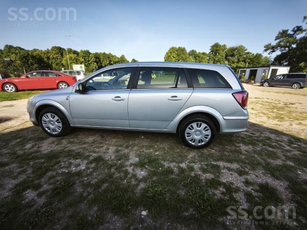 Pelēks Opel Astra 2010 Kuldīga, ar dzinēja tilpumu 1.70 L un nobraukumu 263 tūkst. km par 3490 €, foto 5 vietnē AUTOMOTO.COM.LV