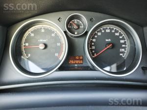 Grey Opel Astra 2010 in Kuldiga, with an engine capacity of 1.70 L and mileage of 263 thousand km for 3490 €, photo 21 on AUTOMOTO.COM.LV
