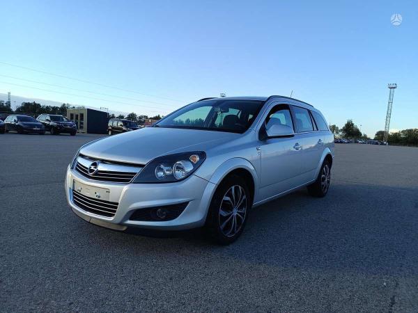 Pelēks Opel Astra 2010 Marijampole, ar dzinēja tilpumu 1.70 L un nobraukumu 200 tūkst. km par 1900 €, foto 1 vietnē AUTOMOTO.COM.LV