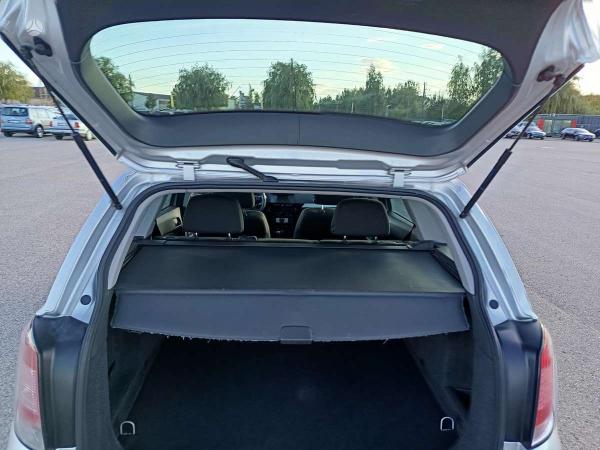 Pelēks Opel Astra 2010 Marijampole, ar dzinēja tilpumu 1.70 L un nobraukumu 200 tūkst. km par 1900 €, foto 4 vietnē AUTOMOTO.COM.LV