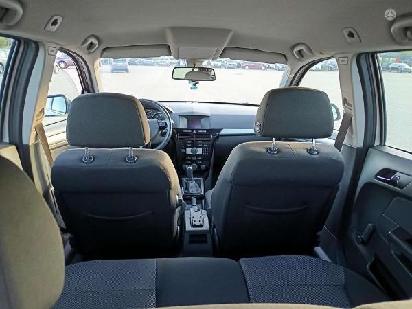 Pelēks Opel Astra 2010 Marijampole, ar dzinēja tilpumu 1.70 L un nobraukumu 200 tūkst. km par 1900 €, foto 5 vietnē AUTOMOTO.COM.LV