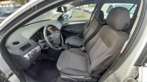 Grey Opel Astra 2010 in Riga, with an engine capacity of 1.90 L and mileage of 169 thousand km for 3000 €, photo 13 on AUTOMOTO.COM.LV