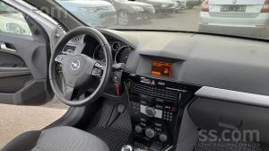 Grey Opel Astra 2010 in Riga, with an engine capacity of 1.90 L and mileage of 169 thousand km for 3000 €, photo 30 on AUTOMOTO.COM.LV