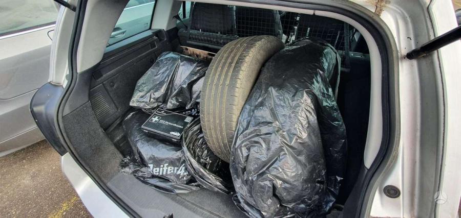 Pelēks Opel Astra 2010 Viļņa, ar dzinēja tilpumu 1.69 L un nobraukumu 250 tūkst. km par 2500 €, foto 8 vietnē AUTOMOTO.COM.LV