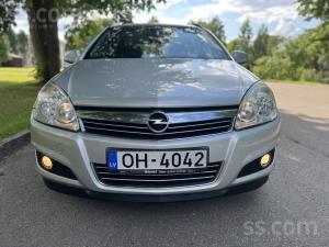 Grey Opel Astra 2010 in Rezekne, with an engine capacity of 1.70 L and mileage of 236 thousand km for 2950 €, photo  on AUTOMOTO.COM.LV