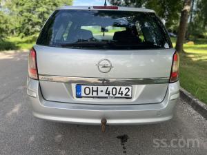 Grey Opel Astra 2010 in Rezekne, with an engine capacity of 1.70 L and mileage of 236 thousand km for 2950 €, photo 8 on AUTOMOTO.COM.LV