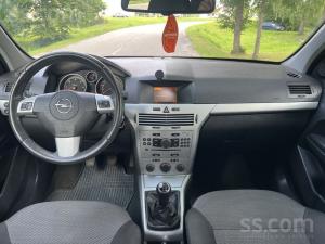 Grey Opel Astra 2010 in Rezekne, with an engine capacity of 1.70 L and mileage of 236 thousand km for 2950 €, photo 15 on AUTOMOTO.COM.LV
