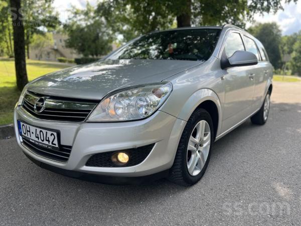 Pelēks Opel Astra 2010 Rēzekne, ar dzinēja tilpumu 1.70 L un nobraukumu 236 tūkst. km par 2950 €, foto 2 vietnē AUTOMOTO.COM.LV