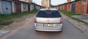Grey Opel Astra 2010 in Druskininkai, with an engine capacity of 1.70 L and mileage of 245 thousand km for 400 €, photo 9 on AUTOMOTO.COM.LV