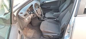 Grey Opel Astra 2010 in Druskininkai, with an engine capacity of 1.70 L and mileage of 245 thousand km for 400 €, photo 10 on AUTOMOTO.COM.LV