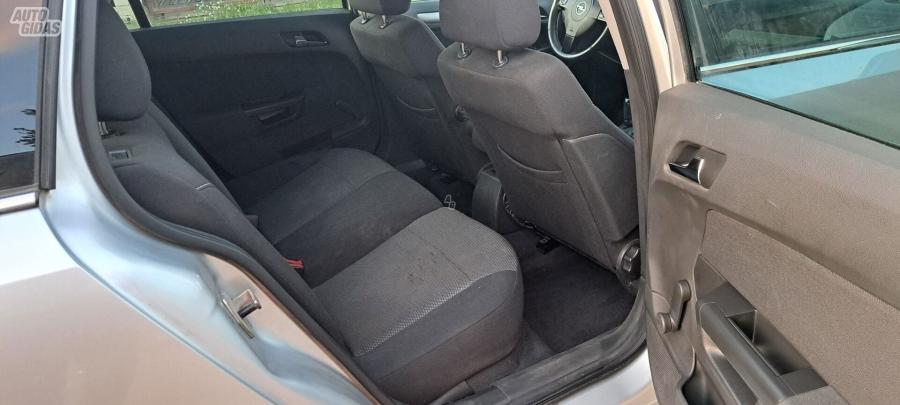 Grey Opel Astra 2010 in Druskininkai, with an engine capacity of 1.70 L and mileage of 245 thousand km for 400 €, photo 14 on AUTOMOTO.COM.LV