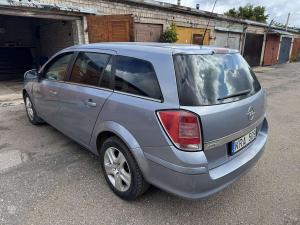 Pelēks Opel Astra 2010 Rokiškis, ar dzinēja tilpumu 1.69 L un nobraukumu 273 tūkst. km par 1700 €, foto 4 vietnē AUTOMOTO.COM.LV