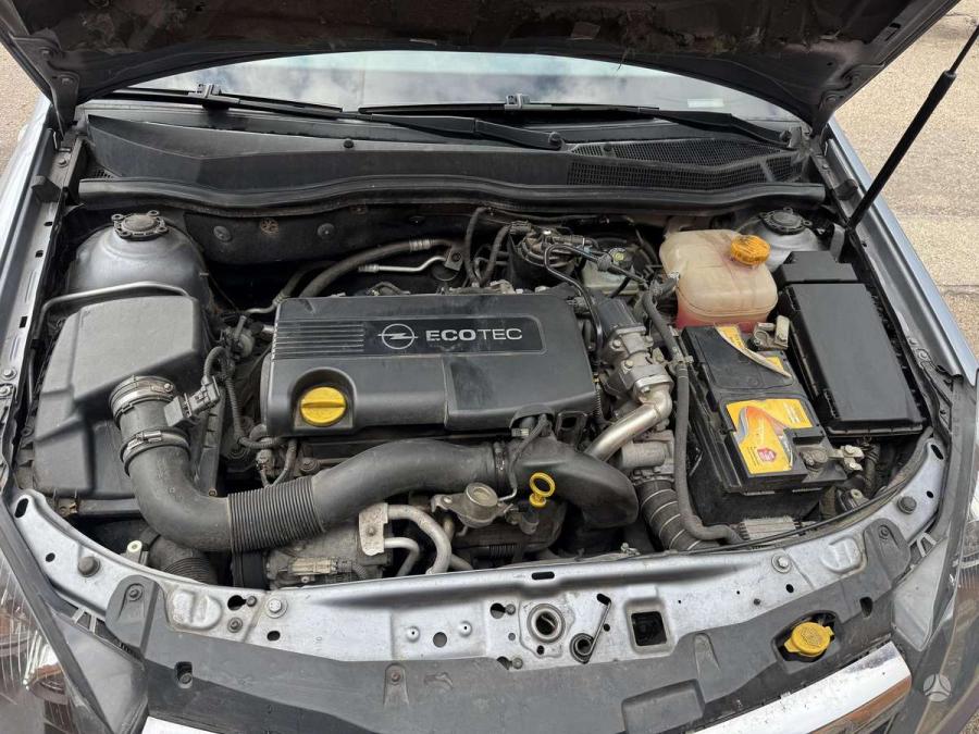Pelēks Opel Astra 2010 Rokiškis, ar dzinēja tilpumu 1.69 L un nobraukumu 273 tūkst. km par 1700 €, foto 6 vietnē AUTOMOTO.COM.LV