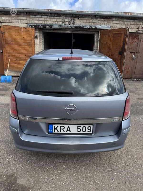 Pelēks Opel Astra 2010 Rokiškis, ar dzinēja tilpumu 1.69 L un nobraukumu 273 tūkst. km par 1700 €, foto 6 vietnē AUTOMOTO.COM.LV