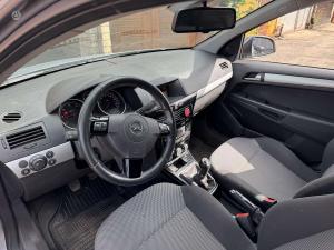 Pelēks Opel Astra 2010 Rokiškis, ar dzinēja tilpumu 1.69 L un nobraukumu 273 tūkst. km par 1700 €, foto 9 vietnē AUTOMOTO.COM.LV