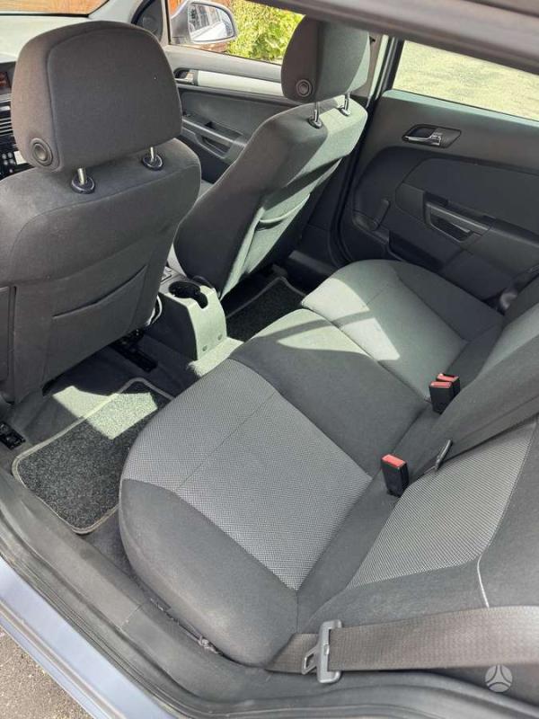Pelēks Opel Astra 2010 Rokiškis, ar dzinēja tilpumu 1.69 L un nobraukumu 273 tūkst. km par 1700 €, foto 10 vietnē AUTOMOTO.COM.LV