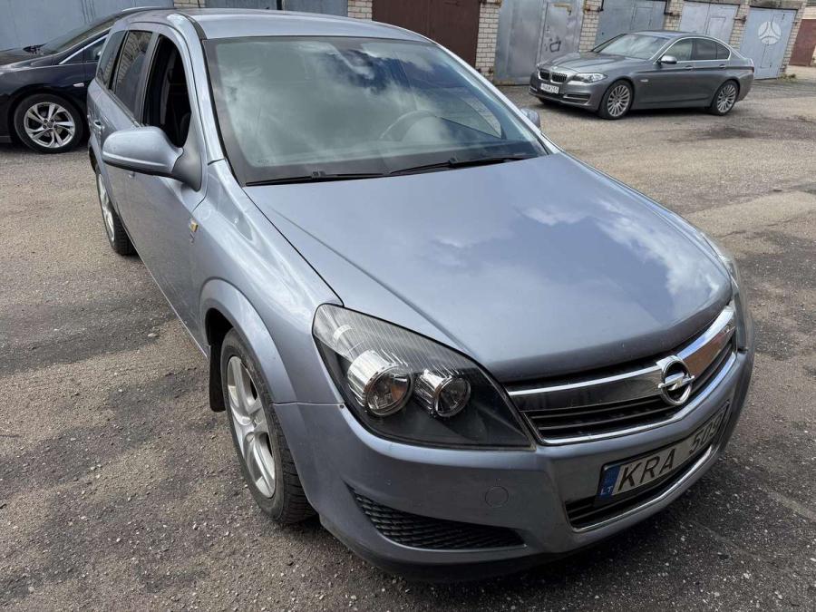 Pelēks Opel Astra 2010 Rokiškis, ar dzinēja tilpumu 1.69 L un nobraukumu 273 tūkst. km par 1700 €, foto 12 vietnē AUTOMOTO.COM.LV