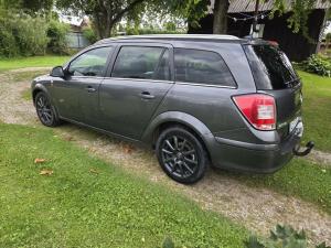 Pelēks Opel Astra 2010 Rīga, ar dzinēja tilpumu 1.70 L un nobraukumu 214 tūkst. km par 3000 €, foto  vietnē AUTOMOTO.COM.LV