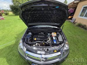 Grey Opel Astra 2010 in Riga, with an engine capacity of 1.70 L and mileage of 214 thousand km for 3000 €, photo 17 on AUTOMOTO.COM.LV